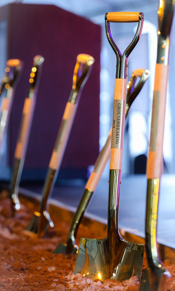 Learn About Our Shovels - Engraving, Awards & Gifts